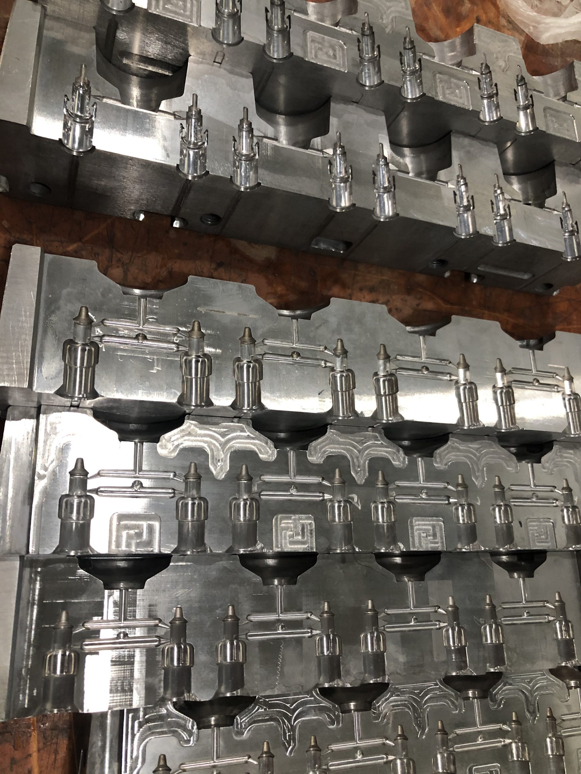 Custom medical parts - RJC Mold